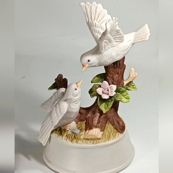 Accents | Vtg White Dove Love Birds Music Box Plays Love Story | Poshmark